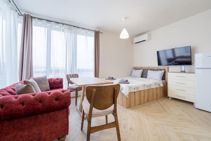 Sunny Studio With King Size Bed - Bankya
