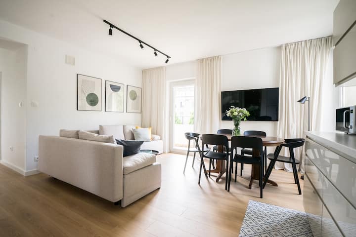 Discover Warsaw With Your Family And Friends - Warsaw