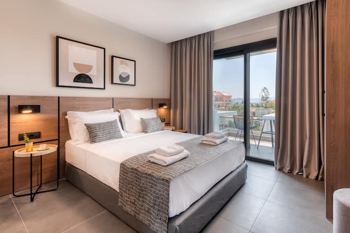3 Bedroom Maisonette Swim-up Pool - Превеза