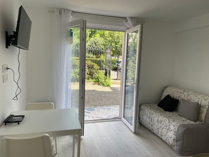 Studio Avec 1 Chambre En Rdc Avec Extérieur - Bagnères-de-Bigorre