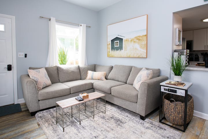 Belle Breeze Cottage, Family Friendly. - Newport, RI