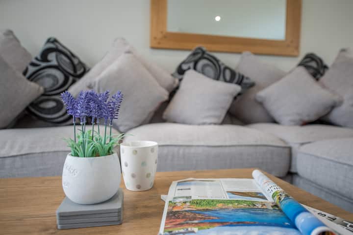 4 Bed Chalet - Fully Equipped W/free Parking/wifi - Bosherston Lily ponds
