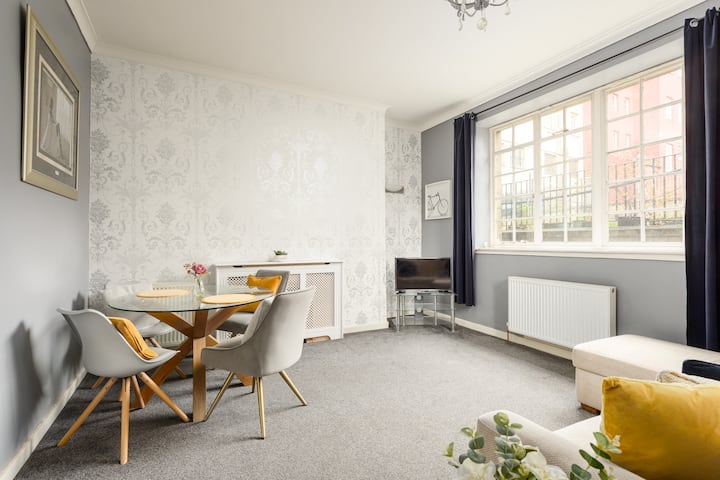 Royal Mile Charm: Stylish 2br Flat Near Waverley - Edimburgo