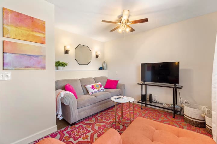 Perfect Game-day Auburn Condo! .5 Mi From Stadium - Auburn, AL