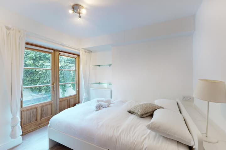 Bright 2-bed Garden Flat In West Kensington - Earls Court