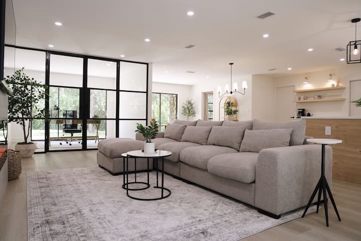 Sarasota Central Home Near Beaches. - Lakewood Ranch, FL