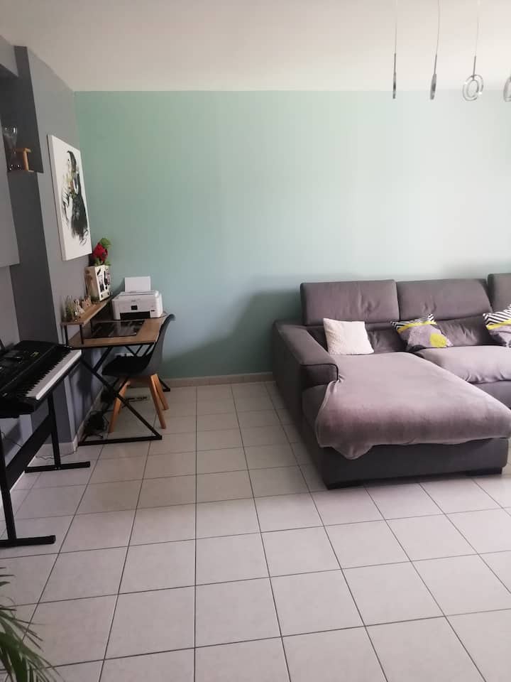 Appartement Avec Extérieur Et Parking Gratuit - Monteux