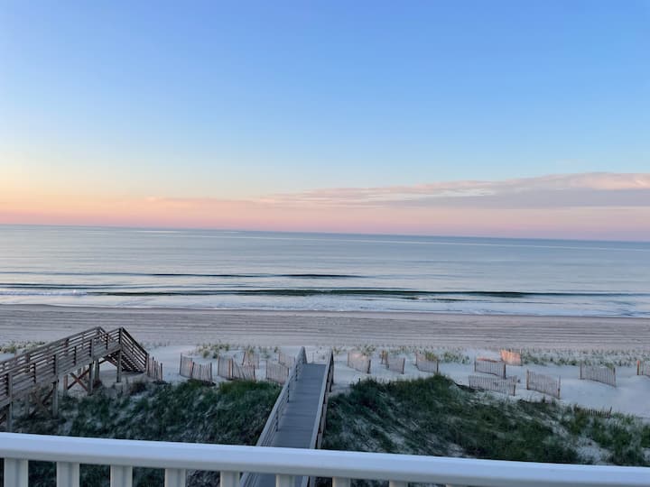 Beachfront 5 Bedroom With Hot Tub - Ocean Isle Beach, NC