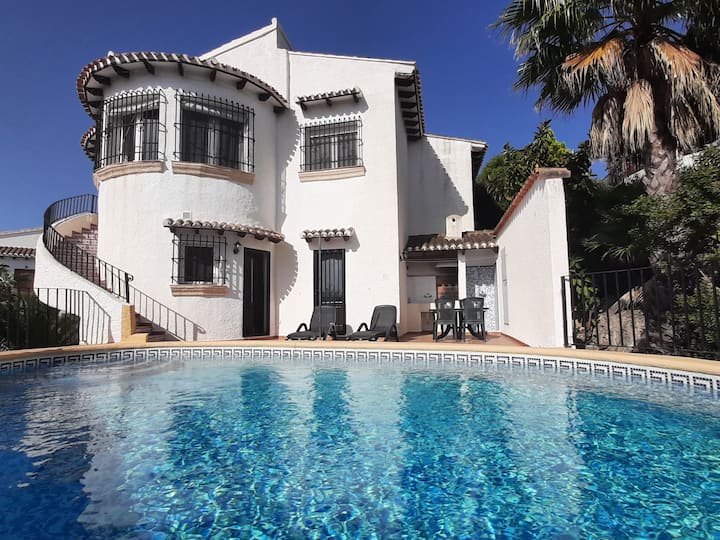 Agradable Villa Con Piscina Y Vista Espectacular - Pego