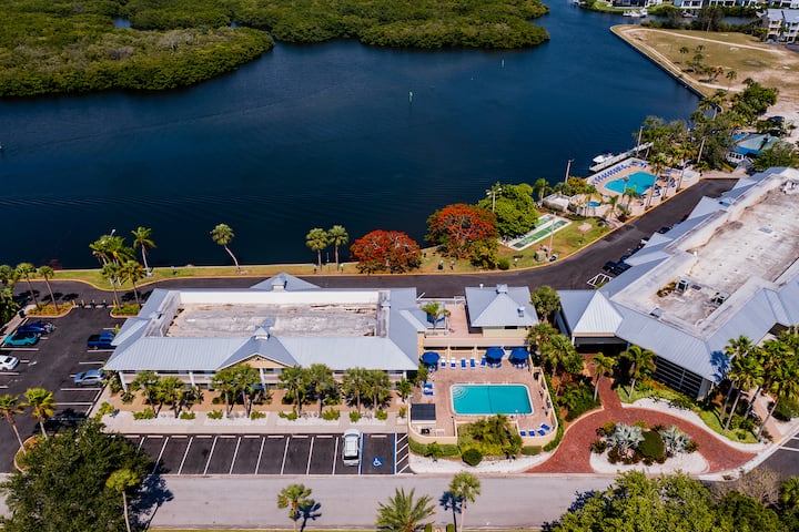 Getaway Beach Condo @ Little Harbor And Resort - Bahia Beach, Ruskin