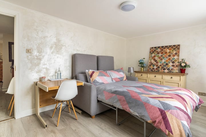 **Females Only** Lovely & Cosy Double Bedroom - Édimbourg