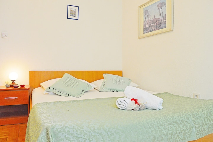 Soba Sa Kupatilom I Frižiderom - Makarska