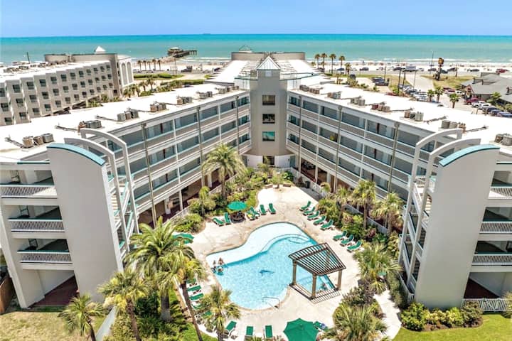 Amazing Beachfront 1/1 Top Floor 2 Pools Spashower - Galveston, TX