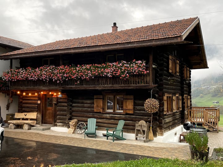 Alpine 3-bedroom Chalet - Gargellen
