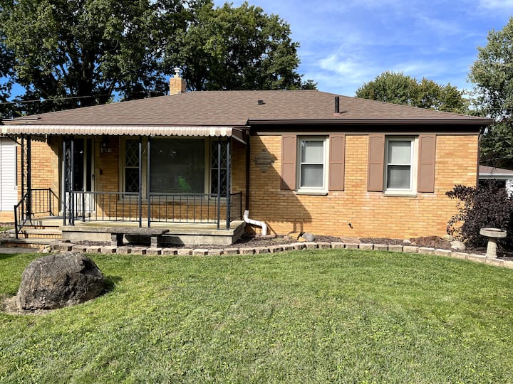 Quiet 3 Bedroom 2 Bath Oasis - Avon, OH