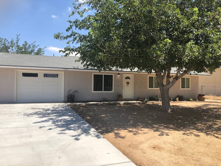 Country Stay - Apple Valley, CA