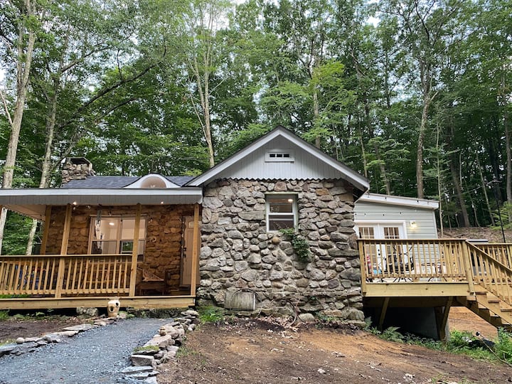 Hello Small Stone - Middletown, NY