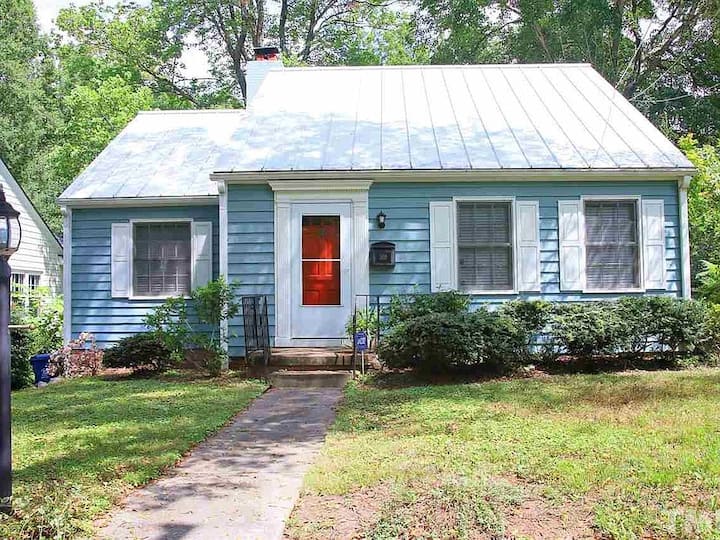 Sweet Downtown Cottage - 德罕