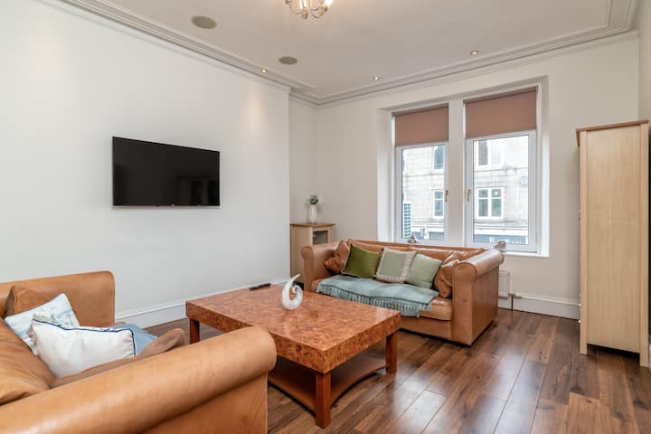 Historic Townhouse | Above Local Butcher - Aberdeen