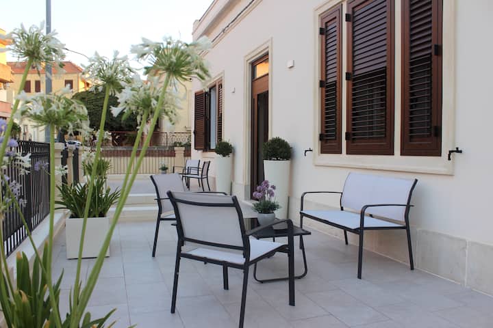 Agapanthus "Lilla" Holiday Home - Noto