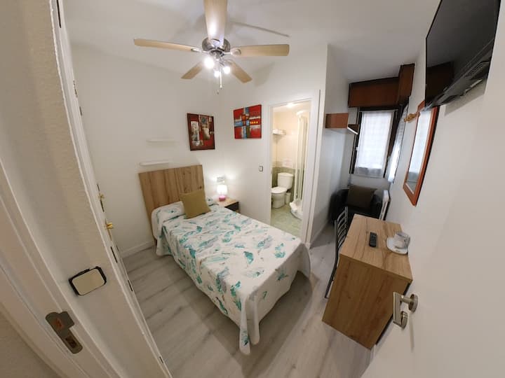 Habitación Con Baño Interior - Pamplona