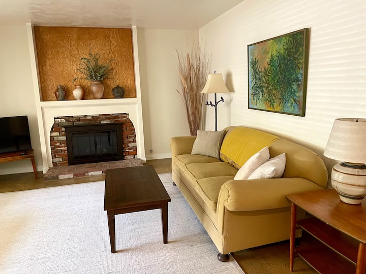 Peaceful 3-bedroom Home On The Mesa - Santa Barbara, CA