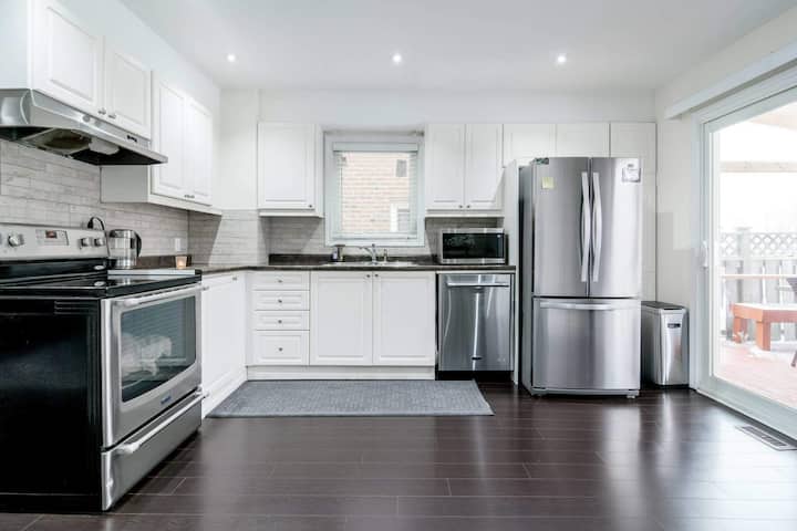 Affordable Stylish 3 Bd +2.5 Bath In Toronto Area - Brampton