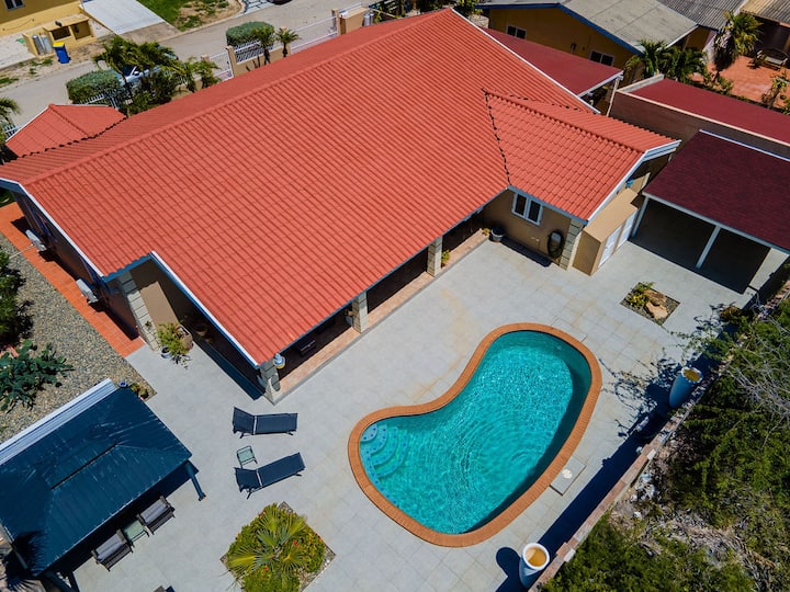 Lux High-end Haven ~ Private Pool ~ Unique Decor - Aruba