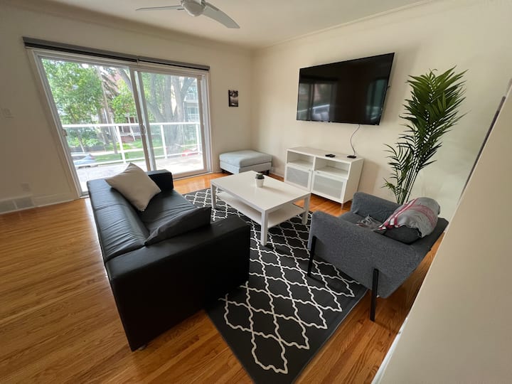 Modern 2 Bedroom Home Top Floor Confusion Corner - Winnipeg