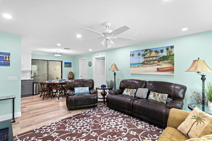 Charming 3-bedroom Vacation Home With Free Parking - Vero Beach