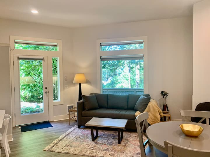 Adorable Richmond Beach 1-bedroom - Edmonds, WA