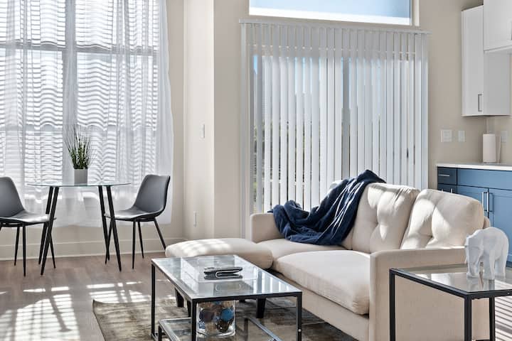 In The Heart Of Dallas | City Views+free Parking - Dallas, TX