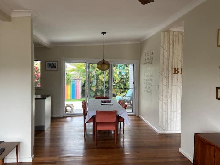 Bedroom In Quirky House Near One Mile & Town - Forster