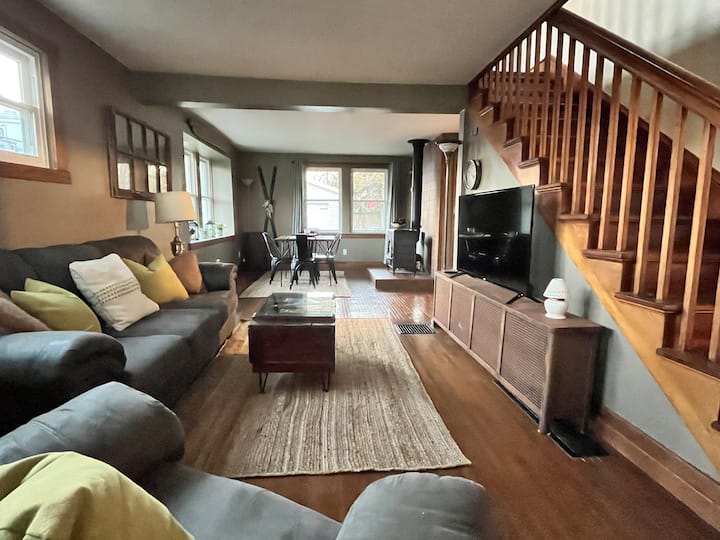 Linden Street Bungalow - Illinois