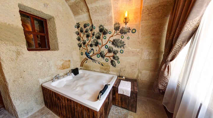 Premium Rock Rooms With Jacuzzi - Cappadocia