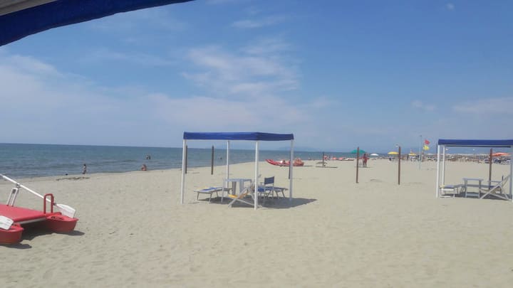 Viareggio: Camera Doppia Con Bagno Privato - Camaiore