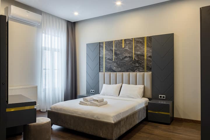 Luxury Flat On The Historical Street In Beyoğlu - Istanbul