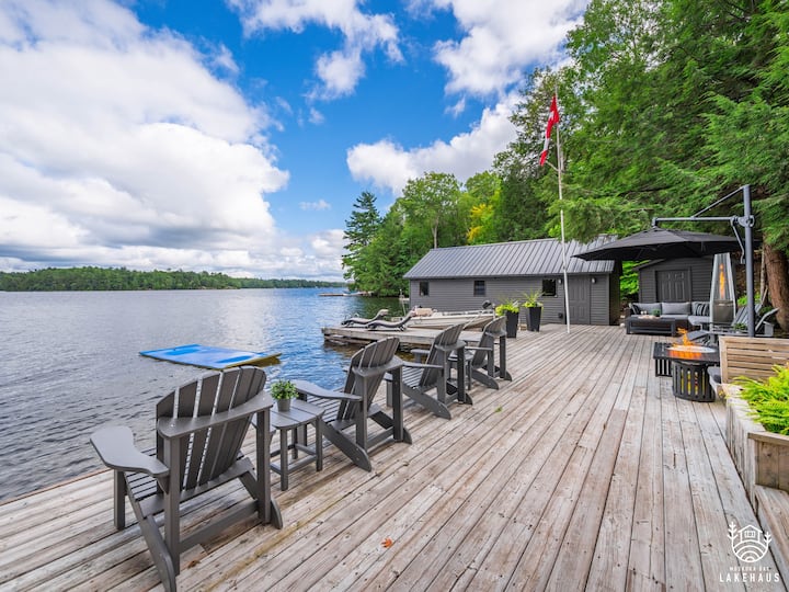 Lakefront Splendor: Dock, Sauna, Sand Beach & Dog - Gravenhurst