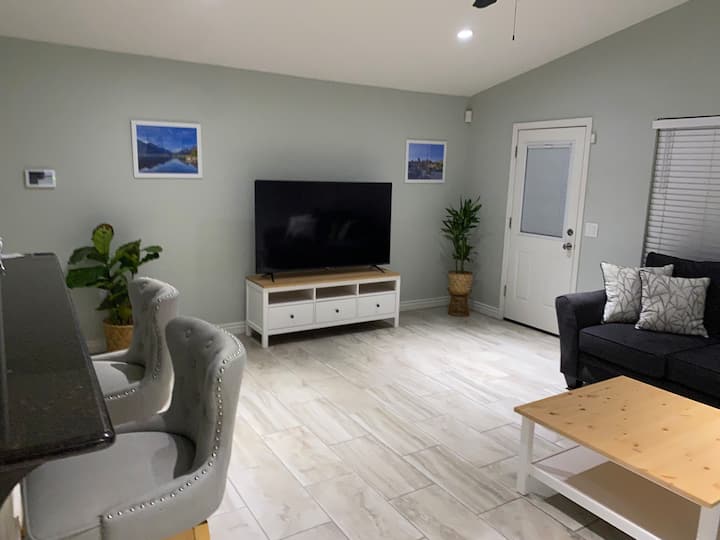 Comfy 3 Bdr, 2ba, Close To Entertainment/sports - Glendale, AZ