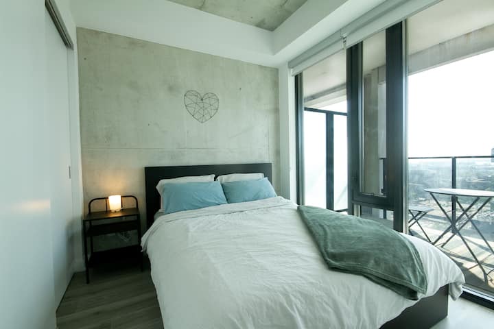 Brand New Downtown Toronto Condo, Longer Stays - Toronto