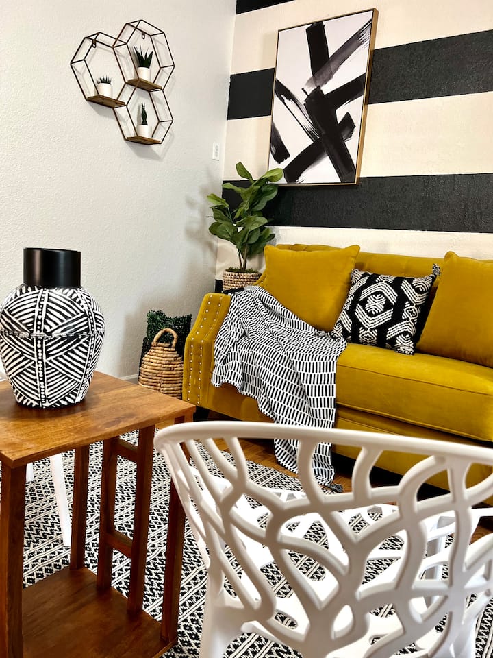 Regency Black And White - Yuma, AZ