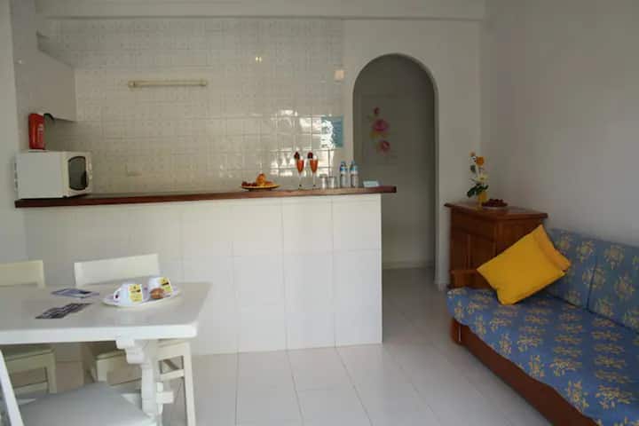 Apartamento Con 2 Dormitorios, Jardín Y Piscina - Cala Boix