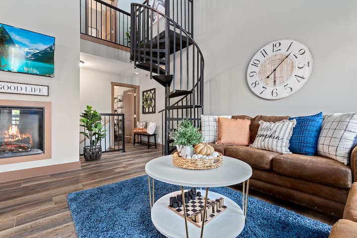 Gatlinburg 3br Condo | Walk To Shops & Dining - Gatlinburg, TN