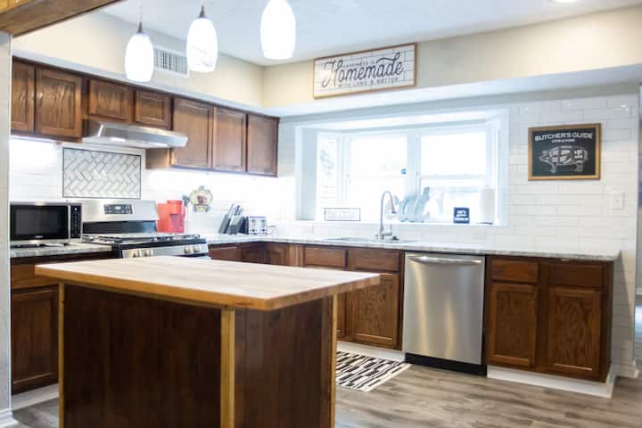 Hideaway On Speedway - Side A! - Wichita Falls, TX