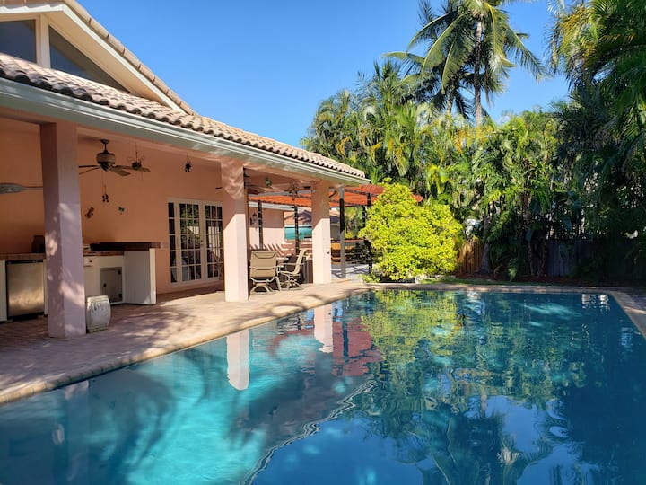 Walk To Beach - Spacious Tropical Paradise Villa - Hollywood, FL