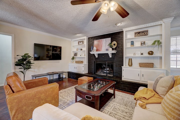 Lake Hefner | Spacious King Bed | Foosball & Games - Northwest Expressway – Oklahoma City