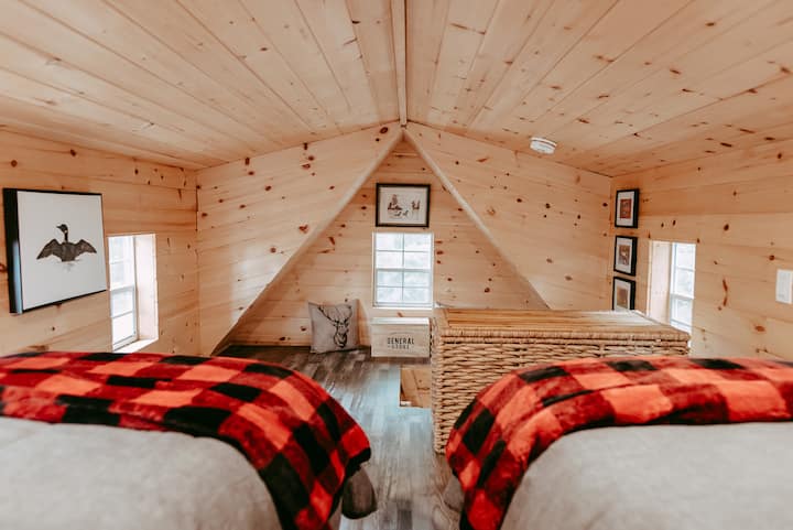 The Wolf Den - Glamping/bunkie Addition - Ontario 60