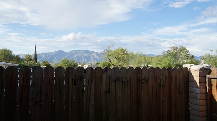 Centrally Located Charming 2 Bedroom - Tucson, AZ