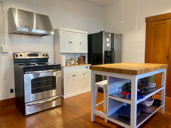 Comfy Room By Downtown Hospital - Fresno, CA