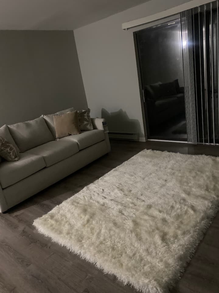 Lovely Quiet 1 Bedroom 1 Bathroom Apartment - Hobart, IN